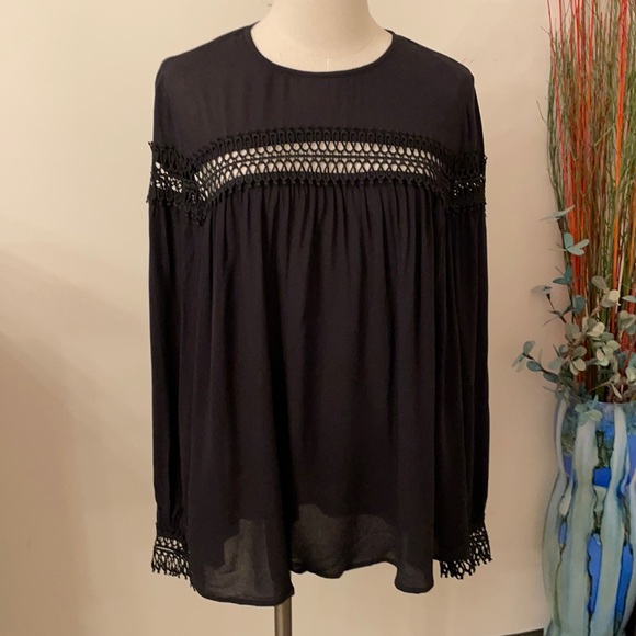 Ro & Dee | Tops | Excellent Condition Ro Dee Peek A Boo | Poshmark